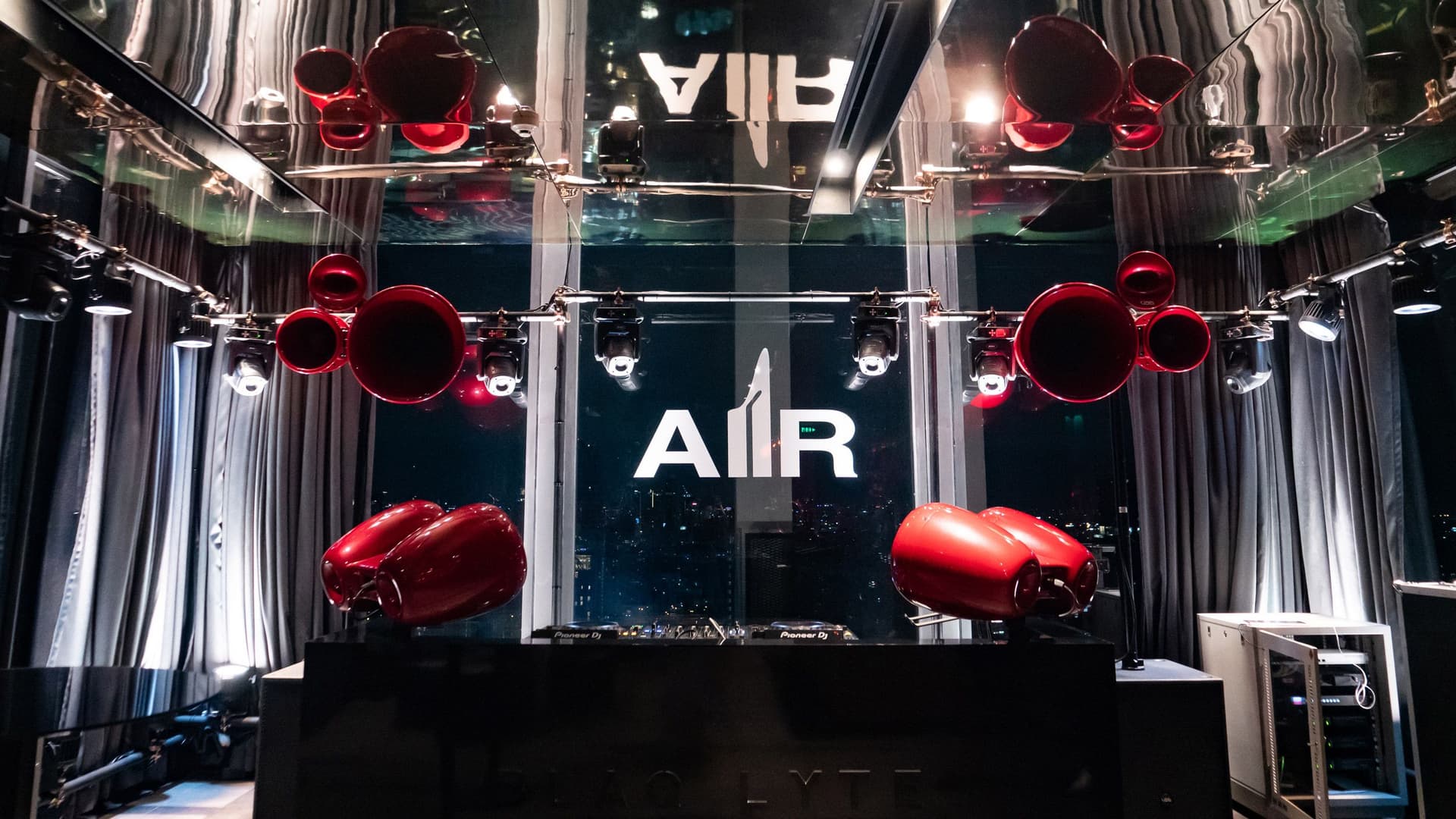 Speaker Air Motion - Void Acoustics | Aura Visual System