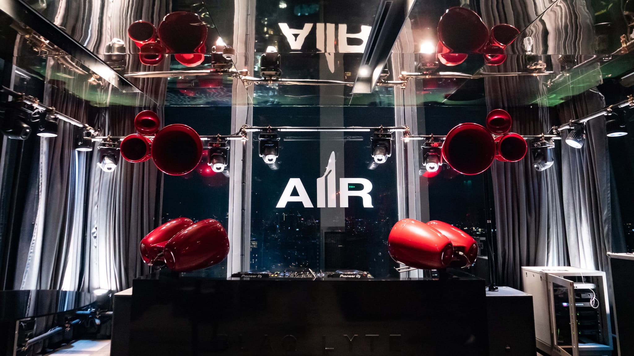 Speaker Air Motion - Void Acoustics | Aura Visual System