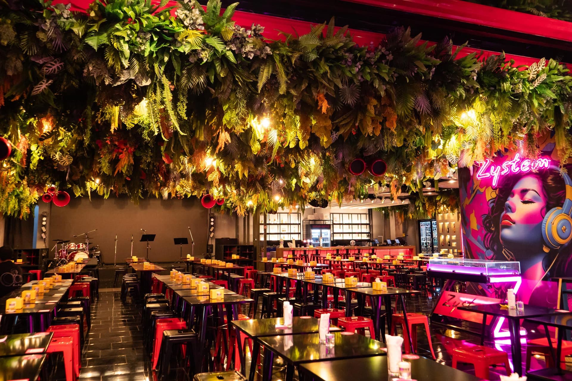 Speaker Air Motion - Void Acoustics | Aura Visual System